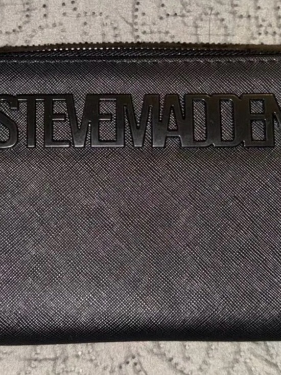Steve Madden | Bags | Steve Madden Black Textured Ziparound Wallet ...